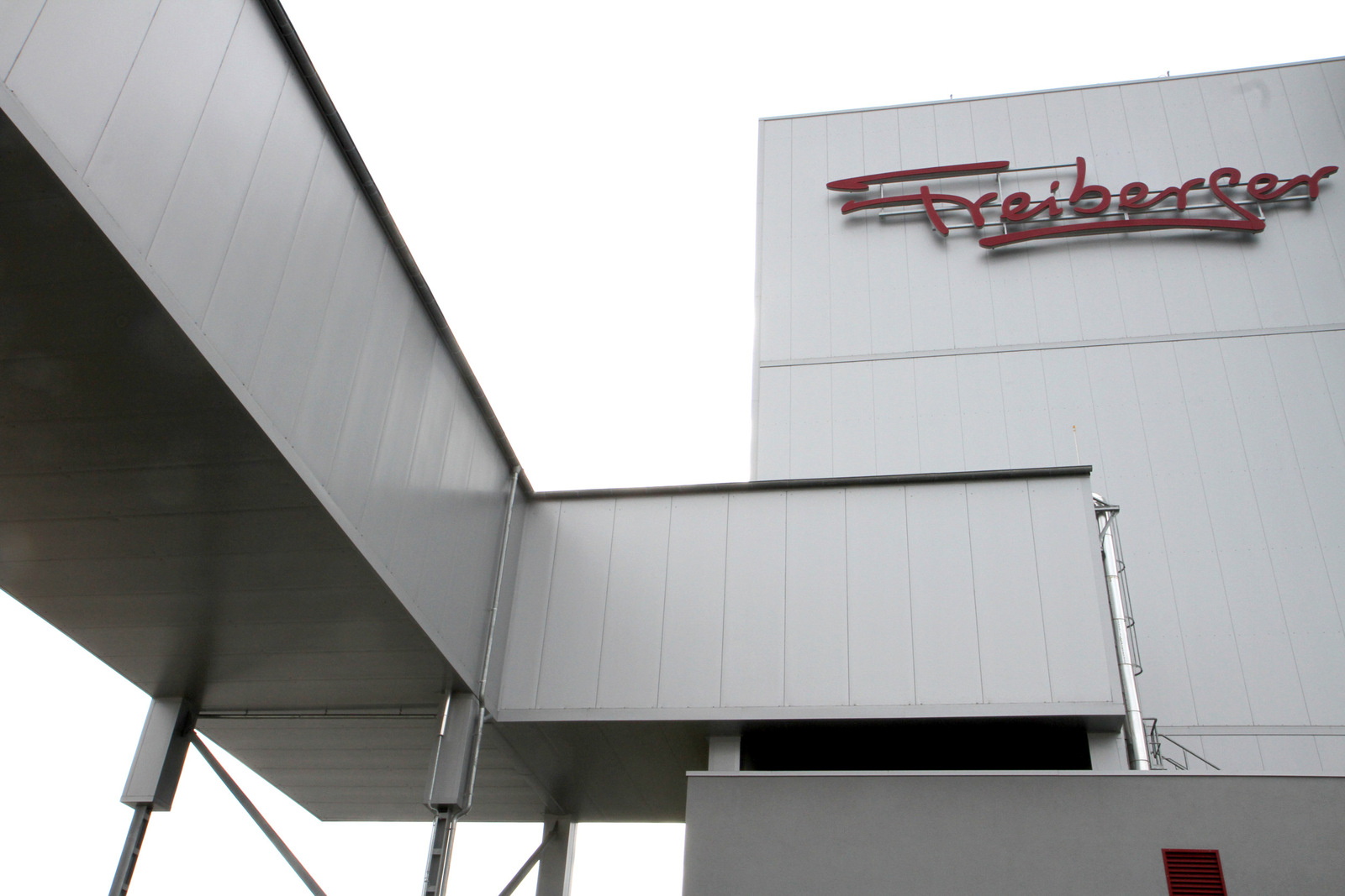 Neues Tiefkühllager für Freiberger Lebensmittel GmbH - Pizza eiskalt